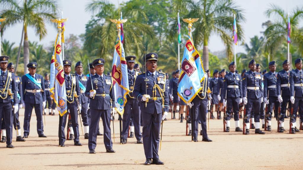 (PICTURES) President’s Colors for 02 Squadrons of Sri Lanka Air Force
