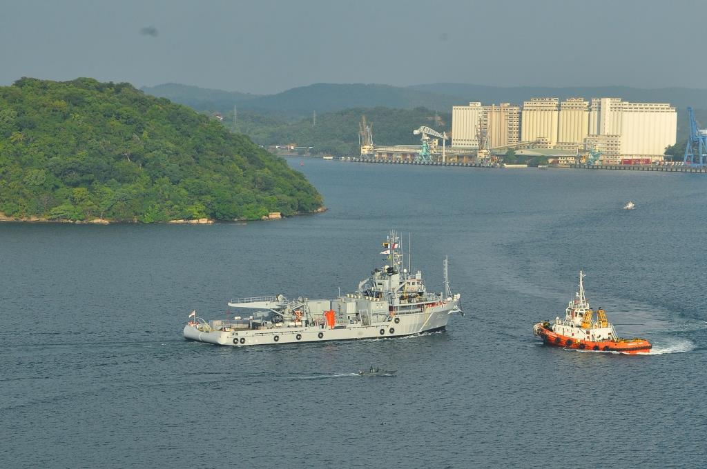 Diving Support Vessel INS Nireekshak arrives at port of Trincomalee
