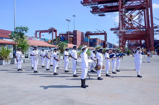 INS ‘Gharial’ arrives in Colombo; Medical aid from India handed over to ...