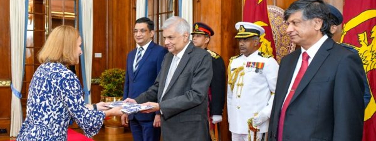 Dutch Ambassador presents Credentials
