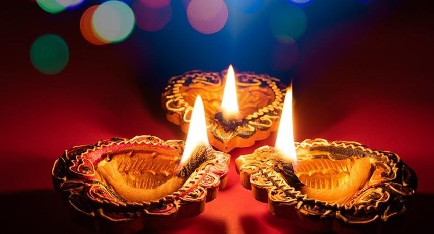 Spirit of Deepavali lets us all cast aside all differences - President