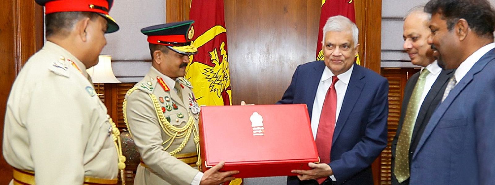 Presidential Dispatch Bag designed by Army handed over to President