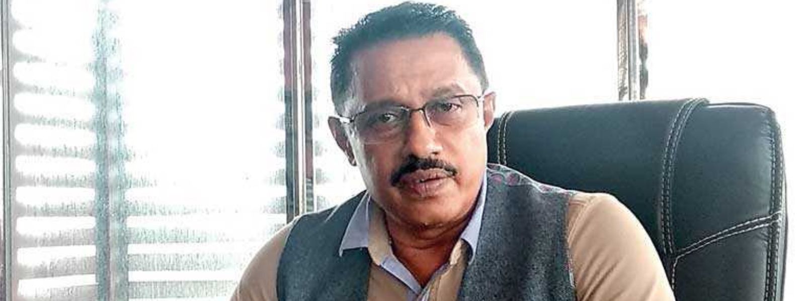 Janaka Ratnayake ready to enter politics