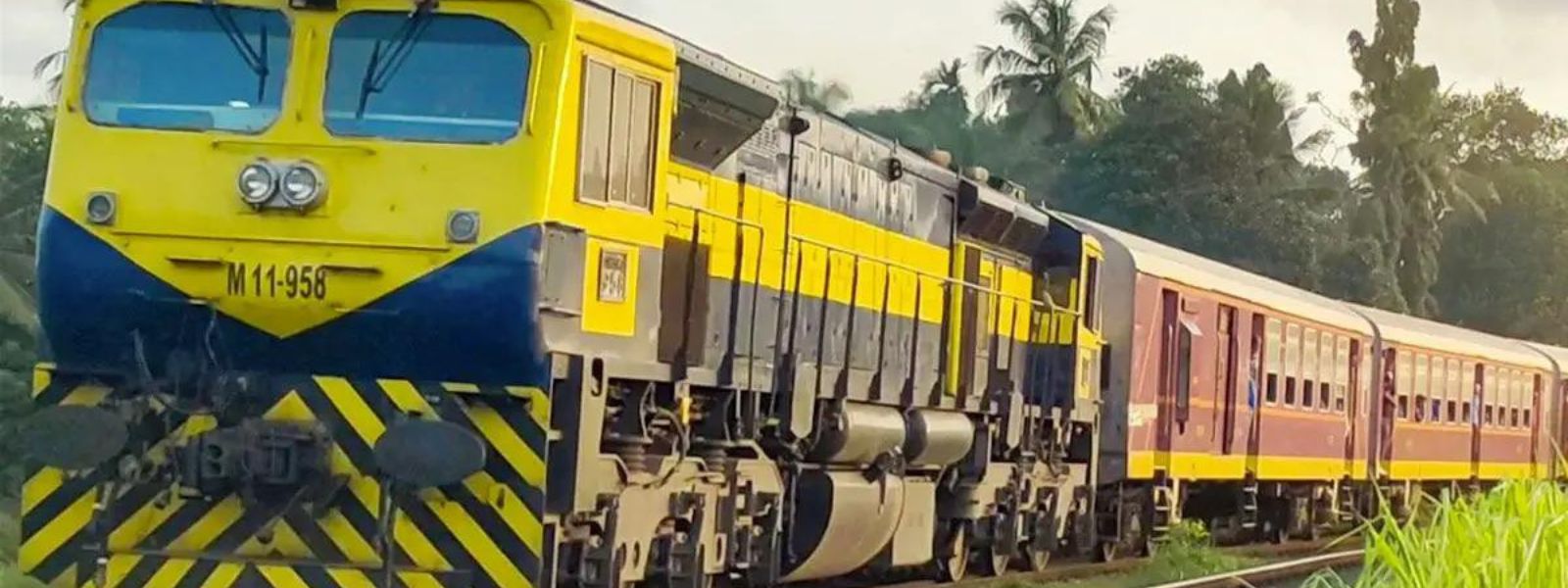 New inter-city express train from Mt. Lavinia to Kankasanturai