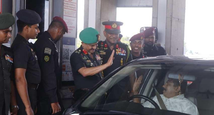 Army steps-in to issue tickets at expressways as ticket officers go on ...