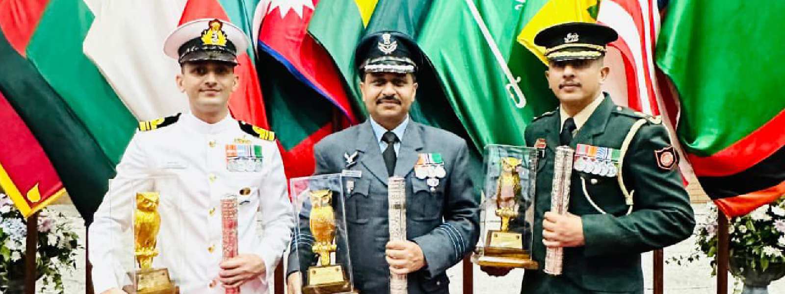 Indian Officers Awarded Top Honors at Sri Lankan Command Course