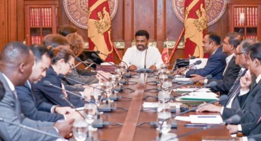 President Holds Talks With IMF Team