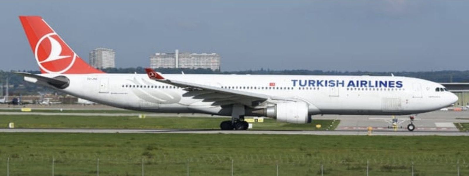 Safe Touchdown at 00:28 | Turkish Airlines Flight Lands Safely After ...