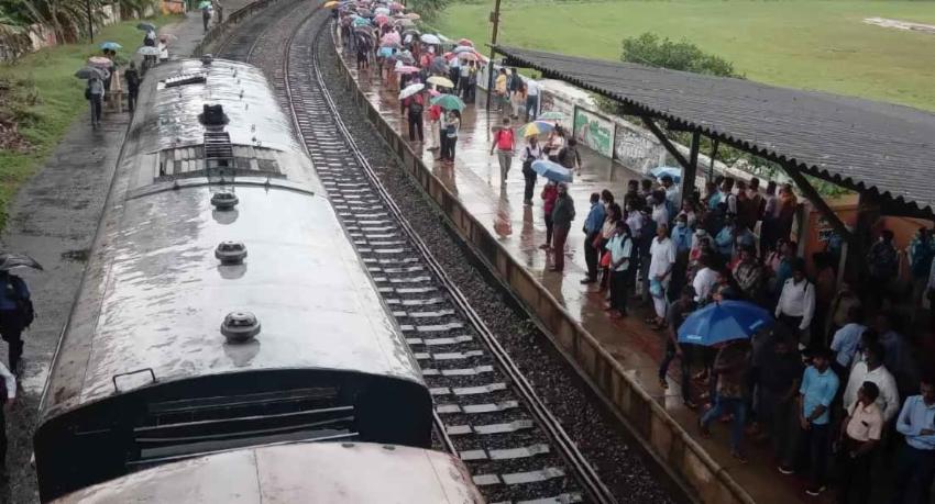 දුම්රිය උපනියාමක වැඩ වර්ජනය අවසන්