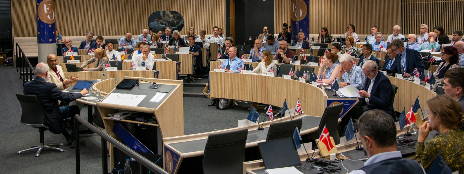 ගම්මැද්ද ක්‍රියාන්විතය පිළිබඳ කථිකාවතක් ඔක්ස්වර්ඩ් විශ්වවිද්‍යාලයේදි..