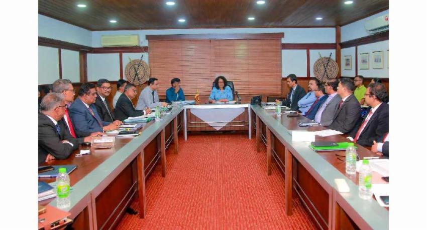 සරසවි උපකුලපතිවරු හා අගමැති හරිනි අතර හමුවක්