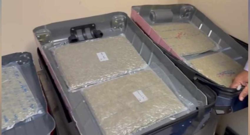 කුෂ් මත්ද්‍රව්‍ය සමඟ සැකකරුවන් දෙදෙනෙකු හා සැකකාරියන් දෙදෙනෙකු ...